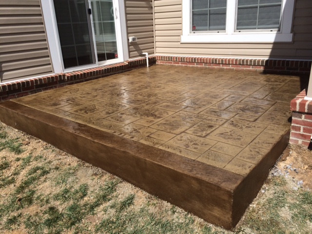 Ashlar Slate Buff Patio with Border | Blackwater Concrete